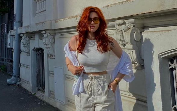 FOTO! Fiica lui Balint, poze incendiare în costum de baie